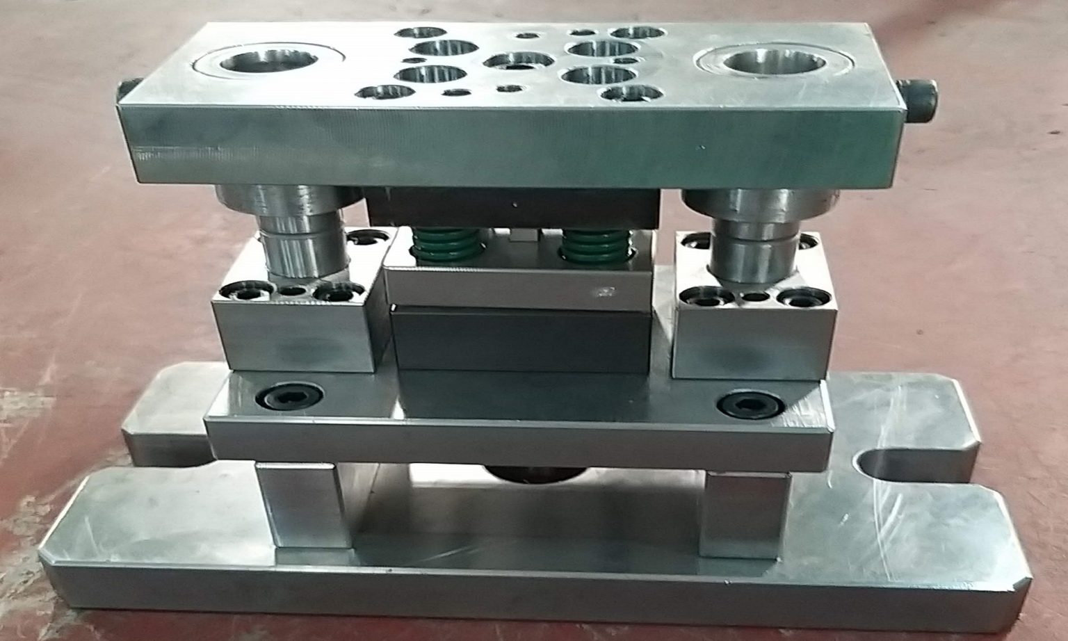 The single punching mold ATK_01 - Anttek Việt Nam